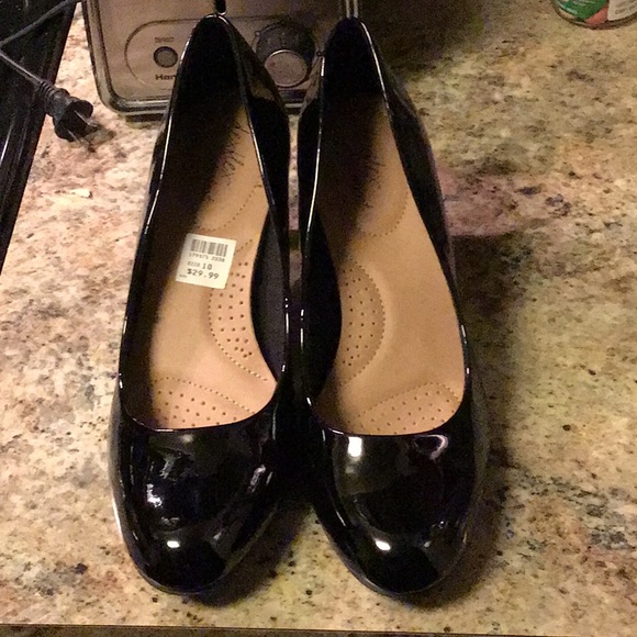 dexflex comfort | Shoes | Ladies Dexflex Comfort Patent Leather Pumps ...